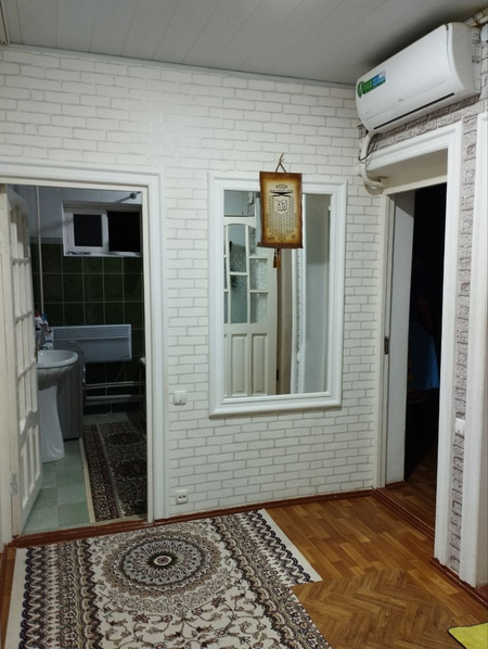 Продаётся 3-х комн квартира в центре Янгиюля