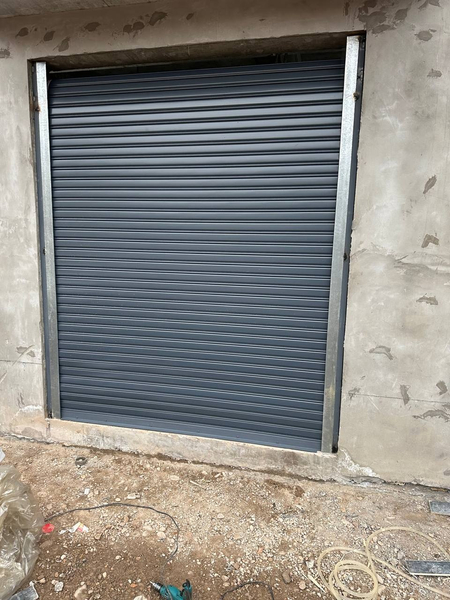 Jalyuzi vorota Rolstavni