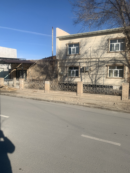 1 мед школдынг артында Восточноя кошеде 2 этаж котедж хаме колайлыклар