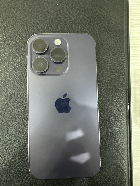 iPhone 14 pro purple
