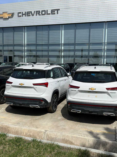 Orient Leasing Captiva avtomobili