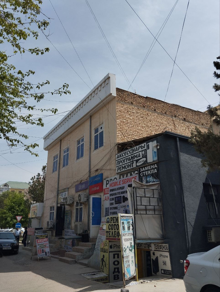 Bino va inshoatlar sotiladi Qarshi shahri targofka Baxor orqa tomoni