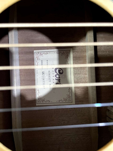 Gitara Cord acustik (41) sotiladi