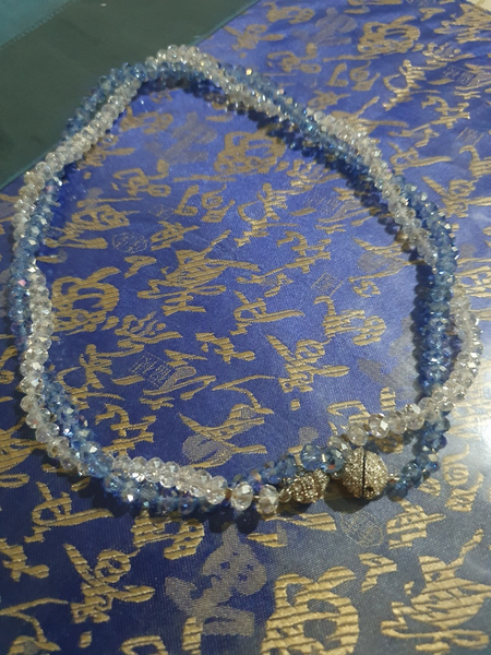 Бусы из хрусталья.
