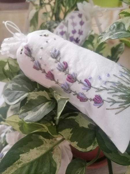 Лавандовое саше. Выращено, собрано, вышито, расфасованно с любовьб
