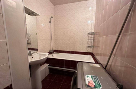 Продам квартиру 4/5/9/100м2 Ул Чехова Метро ойбек Госпитальный рынок