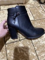 Продаются женские полусапожки