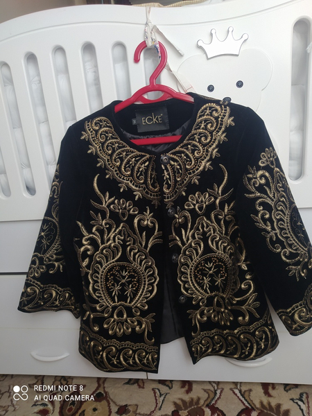 Kostyum sotiladi yangi 2XL