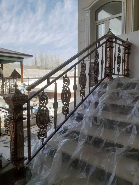 Кованные перила качественно