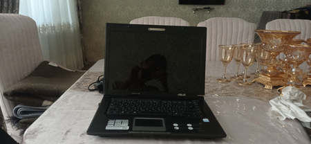 Продам ноутбук ASUS в идеальном состоянии