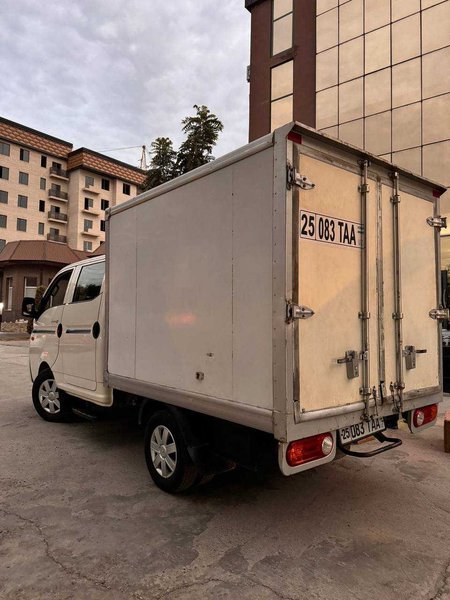 Hyudai porter 2
double cabin...