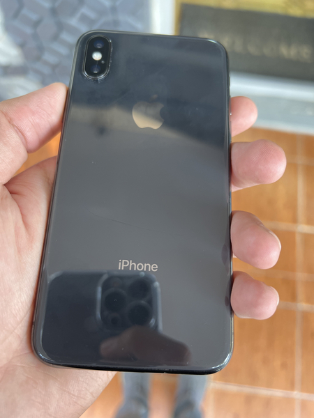 Iphone X 64  LL/A  iyomkost 83% karopka bor narxi 300 kelishamiz