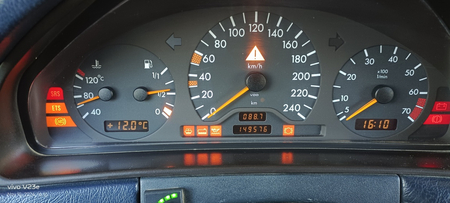 Mercedes Benz w210
