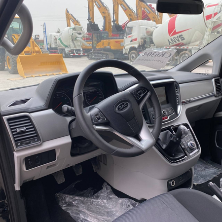 JAC M4 A/T. Avtosalonımızda bar