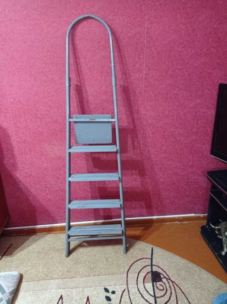 Продаётся стремянка