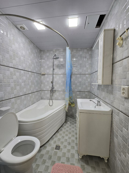 Продается 2 ком. Квартира на 3 этаже в Согдиане площадью 63 кв.м.