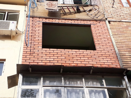 Делаю Кладку балкона, установка казырьков.