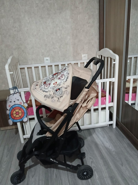 Детская коляска Коляска фирмы Easywalker Disney. В хорошем состоянии.