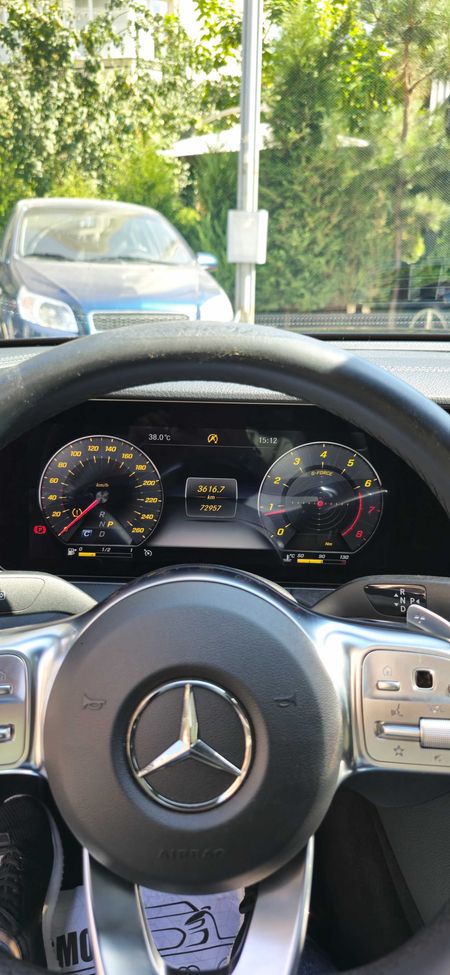 Mercedes Benz E200