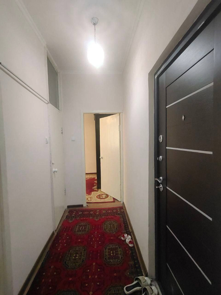 Продам квартиру 2/5/5 на Художников ,метро БИЙ
