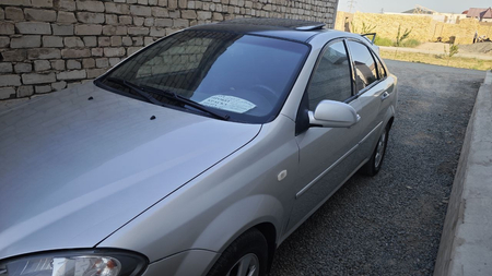 Lacetti 2009 zudlik bn sotiladi.