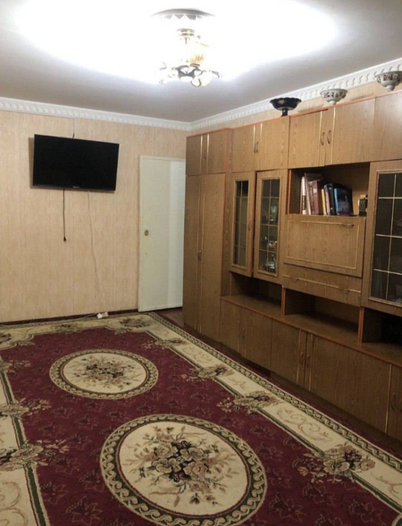 На Чиланзарском районе Г9А продается квартира. 2/2/4