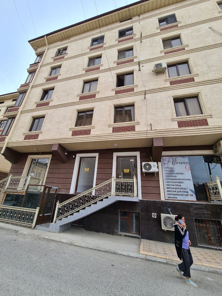 Срочно сдаётся офис в новостройке 47 квадратов ремонтом