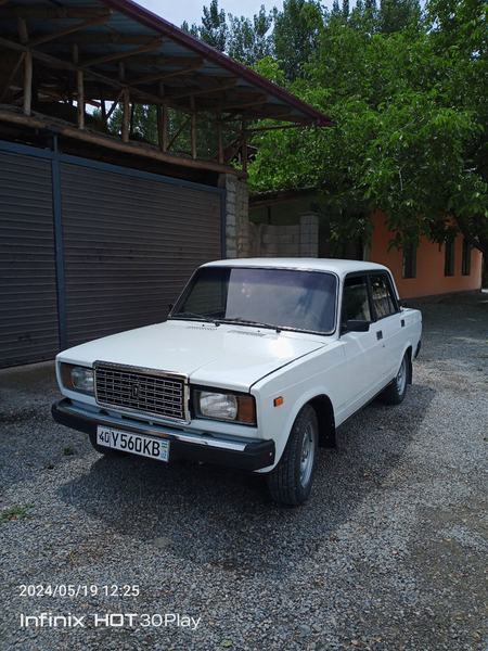 Jiguli vaz 2107.