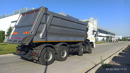 Автосамосвал 65201 8х4