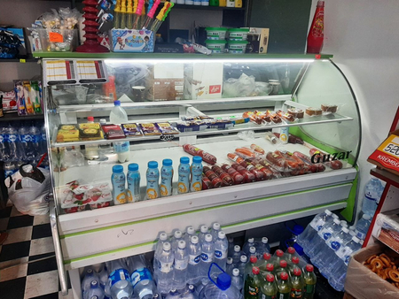 Срочно продаётся витрина холодильник