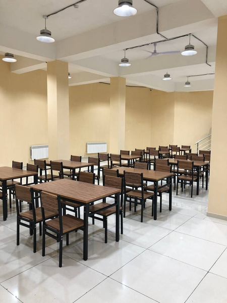 Anor Hostel oʻgʻil bolalarga moʻljallangan