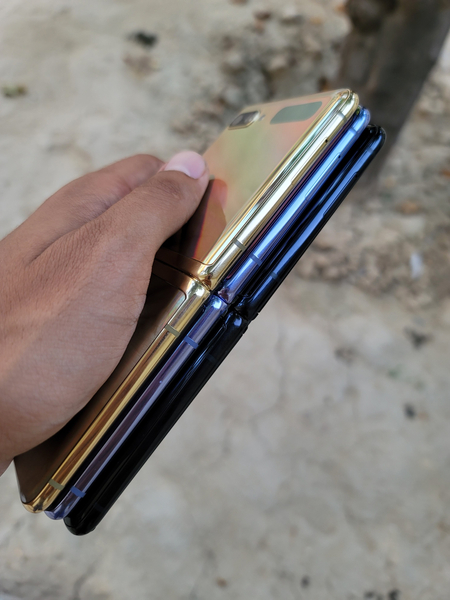 Samsung Galaxy Z Flip. Snapdragon 855. OzU 8/256 GB. Garantya beriladi