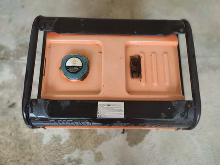 Generator sotiladi