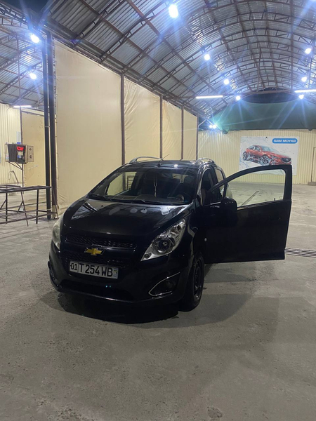 Trichlimas Spark sotladi 2015 aftamat qora