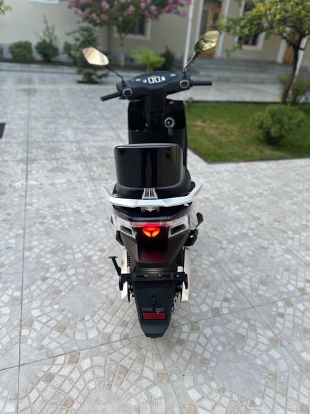 Yadea Skuter model T5