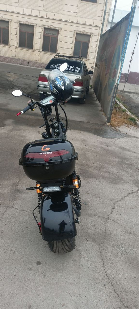 KUGO S6 SKUTER zamonaviy kuryer uchun