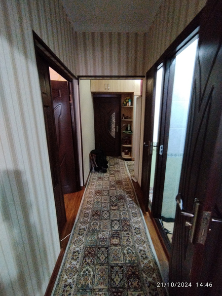 Srochna sotiladi Yunusobod 18 kv 2/5/5 ulushinka 67kv 2*6 balkon yevro