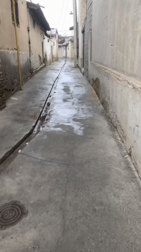 Продается двор под застройку. 4 сотки, Чорраха.
