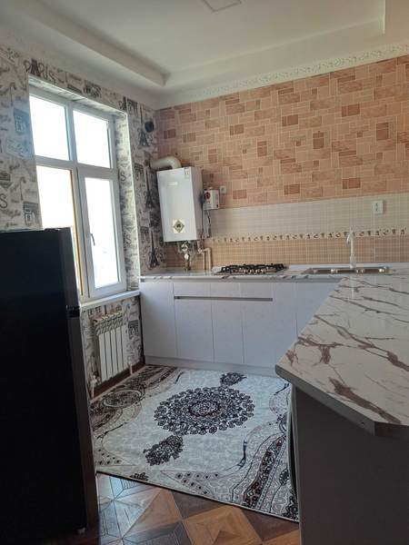Каракалпакстан кошеси бойында уй ижара бериледи (багдар М.Мухаммедов)