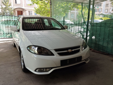 Chevrolet jentra в идеальном состоянии свет белый автомат коробка