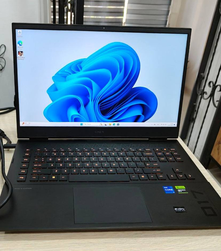 Hp Omen 17 240hz core i7-13700HX 64/256/2GB Rtx 4090 16GB