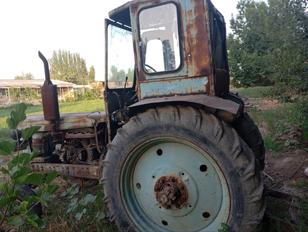 Traktor xachka 28