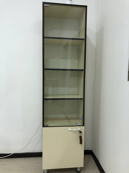 Продаются разные вещи используемые в салонах красоты