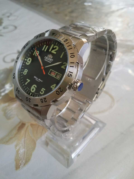 Продам часы ORIENT-100m