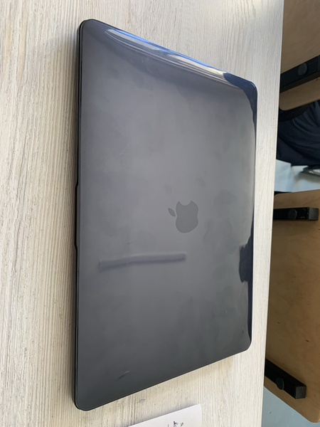 MacBook pro 2017 core i5 8/128