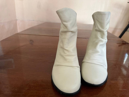 Продаётся женская Итальянская кожаная обувь Bata