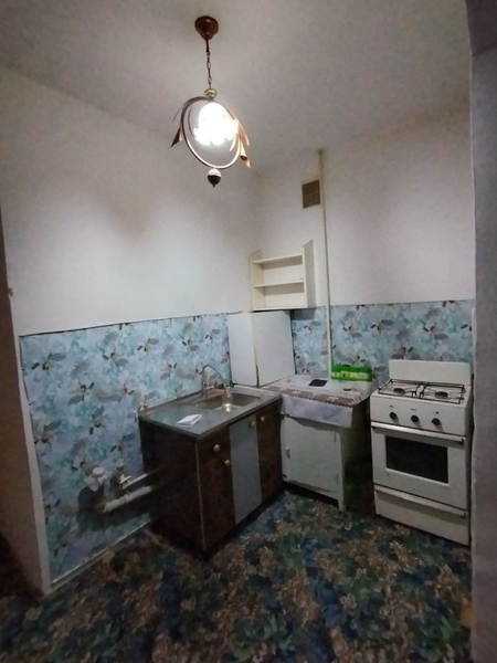 Чирчик ш. Автосалон Милицейский дом 3-этаж 1х (2х килинган) 46 м²