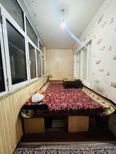 Qoraqamish 2/1 3 xona 2 qavat 400$