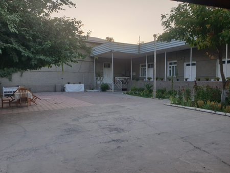 Sirdaryo shahar sentrda Flamingo kafesi sotiladi
