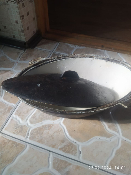 Продам чугунную утятницу